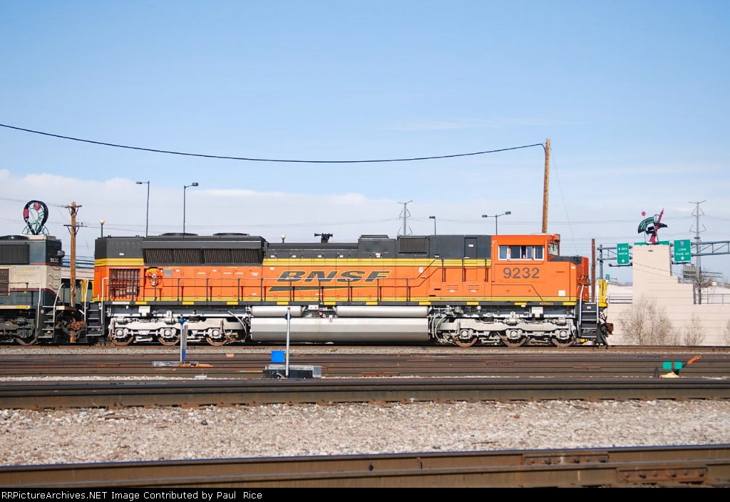 BNSF 9232